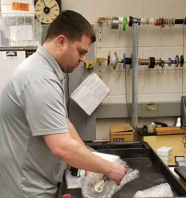 Experienced Microscope Techs | Lab Equipment Professionals